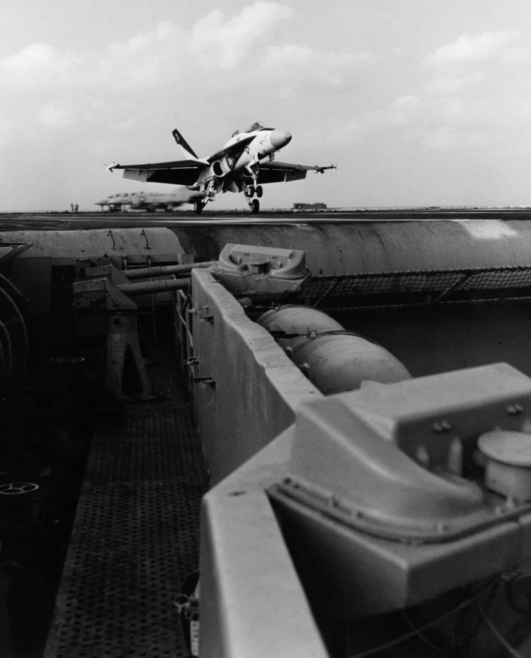 MaritimeQuest - F/A-18-A Hornet Prototype Page 2