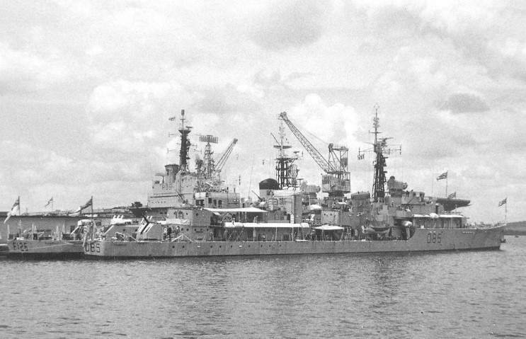 MaritimeQuest - HMS Cambrian R-85 / D-85