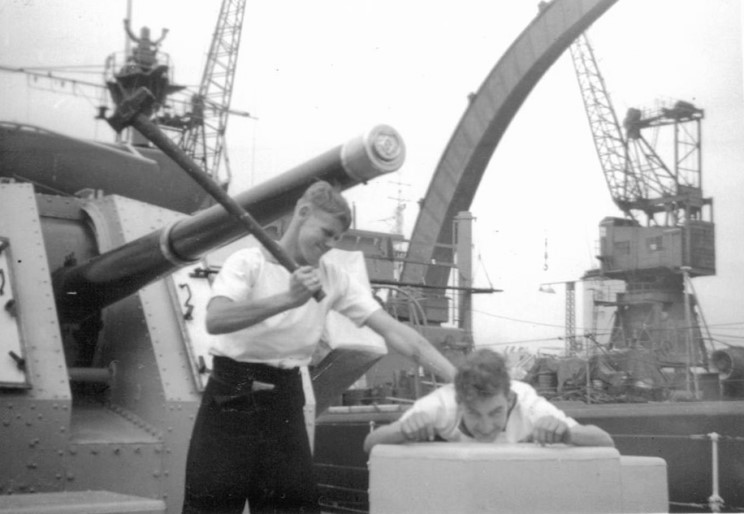 MaritimeQuest - HMS Consort R-76 / D-76 Page 3