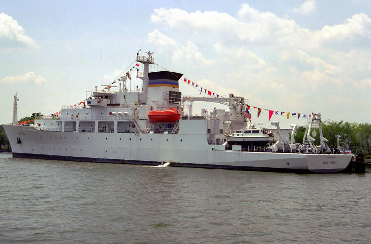 MaritimeQuest - USNS Bruce C. Heezen T-AGS-64 Page 1